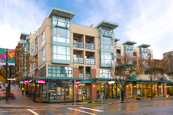 VIDEO OPENHOUSE TOUR: Two One Two: 406 - 212 Lonsdale Avenue offered by ...